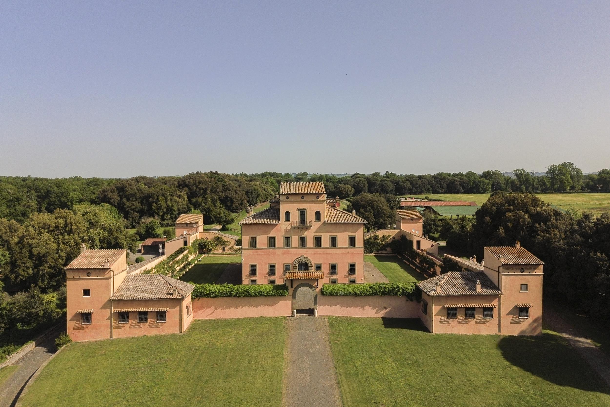 The 10 most beautiful castles in Italy | Italy Sotheby’s International ...
